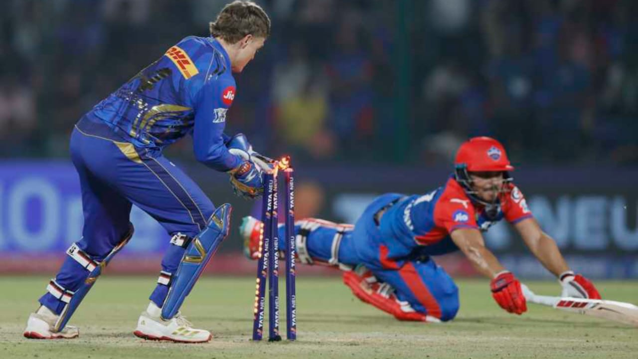 DC vs MI: ঘরের মাঠে থামলো দিল্লির জয়রথ, ১২ রানে পরাজিত করে ঘুরে ...